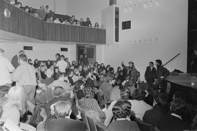 Buch: Revolte. Die 68er-Bewegung in Bildern und Texten von Zeitzeug ...